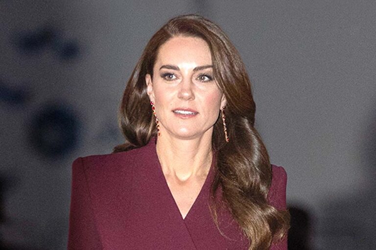 Kate Middleton Seen In First Photographs Since Arrival Of Prince Harry ...